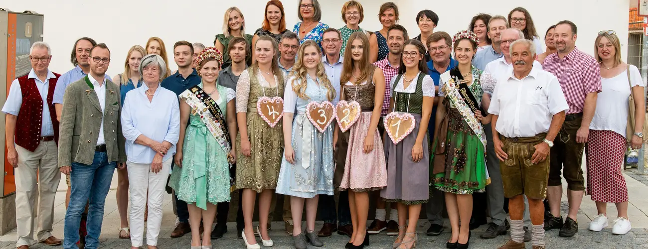 Zukünftige Gillamoos Dirndlköniginnen
